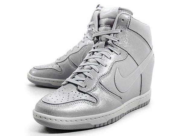 NIKE WMNS DUNK SKY HI CUT OUT PRM ナイキ インヒール 銀 23.5(23.5cm)｜売買されたオークション ...