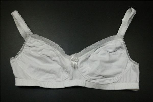 :.包み込む優しいノンワイヤコットンホワイト.: ブラ 95C a724(80以上)｜売買されたオークション情報、yahooの商品情報をアーカイブ公開 - オークファン（aucfan.com）