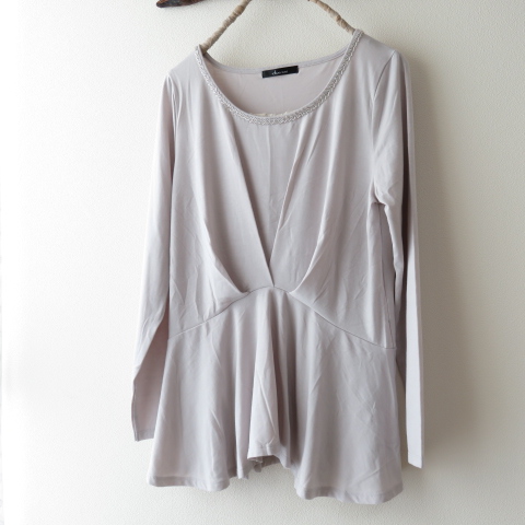 due sei デュエセイ エフリード 着丈ロング丈 カットソー(長袖Tシャツ)｜売買されたオークション情報、yahooの商品情報をアーカイブ公開 - オークファン（aucfan.com）