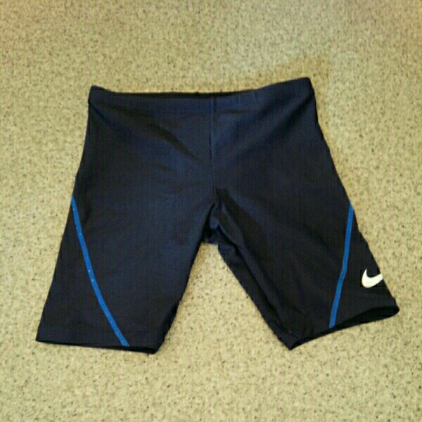 ナイキ 120 水着(120（115～124cm）)｜売買されたオークション情報、yahooの商品情報をアーカイブ公開 - オークファン（aucfan.com）