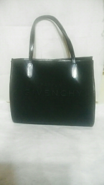 GIVENCHY ジバンシー トートバッグ ノベルティ(女性用)｜売買されたオークション情報、yahooの商品情報をアーカイブ公開 - オークファン（aucfan.com）