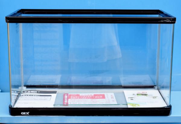 GEX ラピレス600 水槽 蓋付 600×300×360 曲げ硝子高級水槽 ⑥(60cm～)｜売買されたオークション情報、yahooの商品情報をアーカイブ公開 - オークファン（aucfan ...