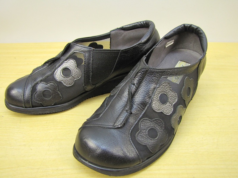 Mu21 メッシュ スニーカー スリッポン 23.5cm 4E 黒 花柄(23.5cm)｜売買されたオークション情報、yahooの商品情報をアーカイブ公開 - オークファン（aucfan.com）