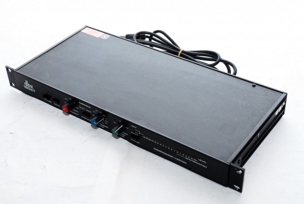 DBX 160XT Compressor Limiter Signal Processor Rank AB #12161A(コンプレッサー ...