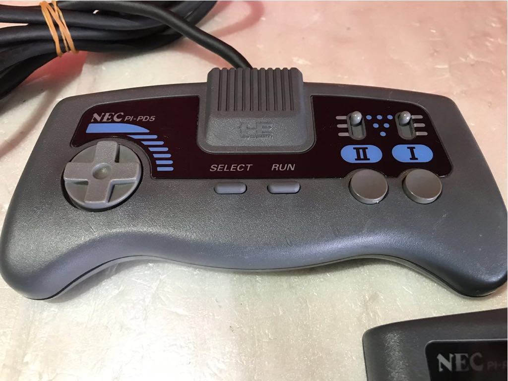 ② NEC PC Engine SHUTTLE/ PCエンジン シャトル/型名 PI-T62/ コントローラー2個 AC アダプター/マルチ ...