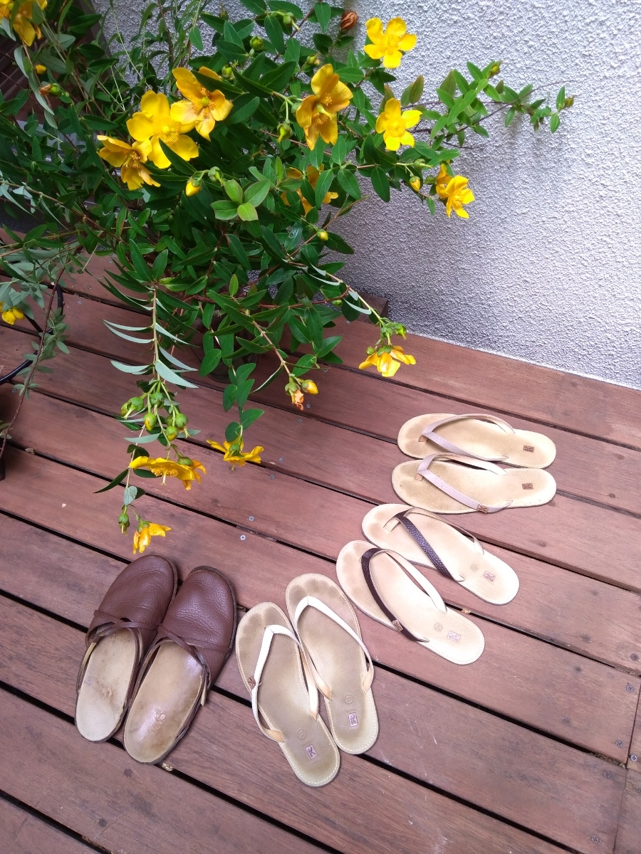 KOOSコースの靴まとめてブリオッシュ38 レザー サンダル サボ トングサンダル36 37 革レザービーチサンダル 検ビルケン naot(23.5cm)｜売買されたオークション情報 ...