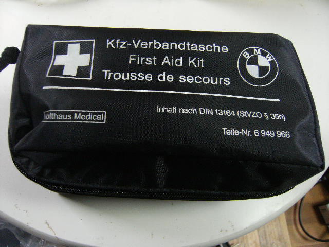 BMW 320i Mスポーツ 3シリーズ FIRST-AID KIT 救護セット 救急 ファーストエイドキット(BMW用)｜売買された ...