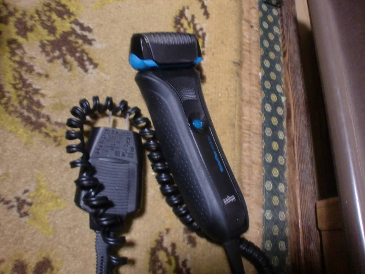 BRAUN シェーバー 防水電動髭剃り TYPE 5760 品(ブラウン)｜売買されたオークション情報、yahooの商品情報をアーカイブ公開 ...