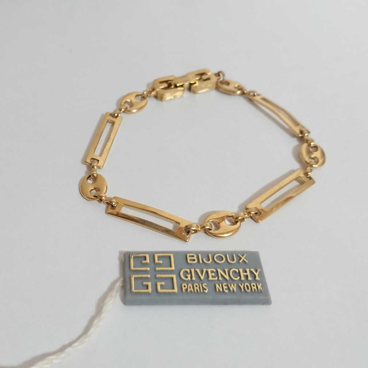 GIVENCHY ジバンシー ブレスレット ゴールド色 良品 6sc(ネックレス、ペンダント、チョーカー)｜売買されたオークション情報 ...