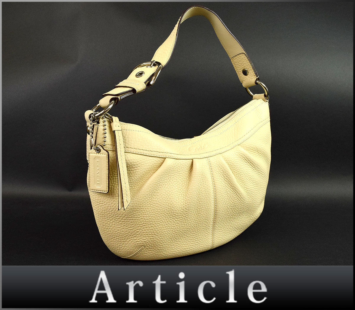 84370 COACH コーチ/ ソーホー プリーテッド レザー ホーボー/ ショルダーバッグ 肩掛け/ 革 アイボリー/ チャーム付 ...