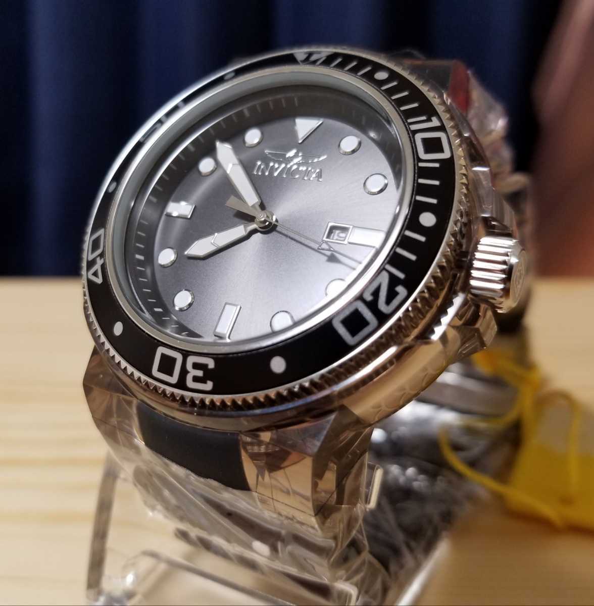 Invicta インビクタ 32334 51.5mm プロダイバー シルバー＆ブラック 軽量スケルトン 激シブカラー 手元を びちっ と ...