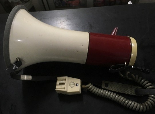 PMP30 プロフェッショナル メガホン 拡声器 サイレン付き 30W(メガホン)｜売買されたオークション情報、yahooの商品情報を ...