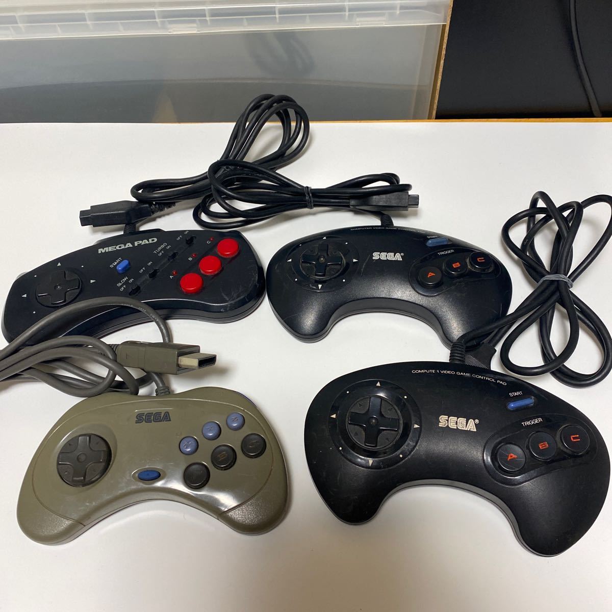 メガドライブ MEGA DRIVE MEGA PAD セガサターン コントローラー 計4個(その他)｜売買されたオークション情報、yahooの ...