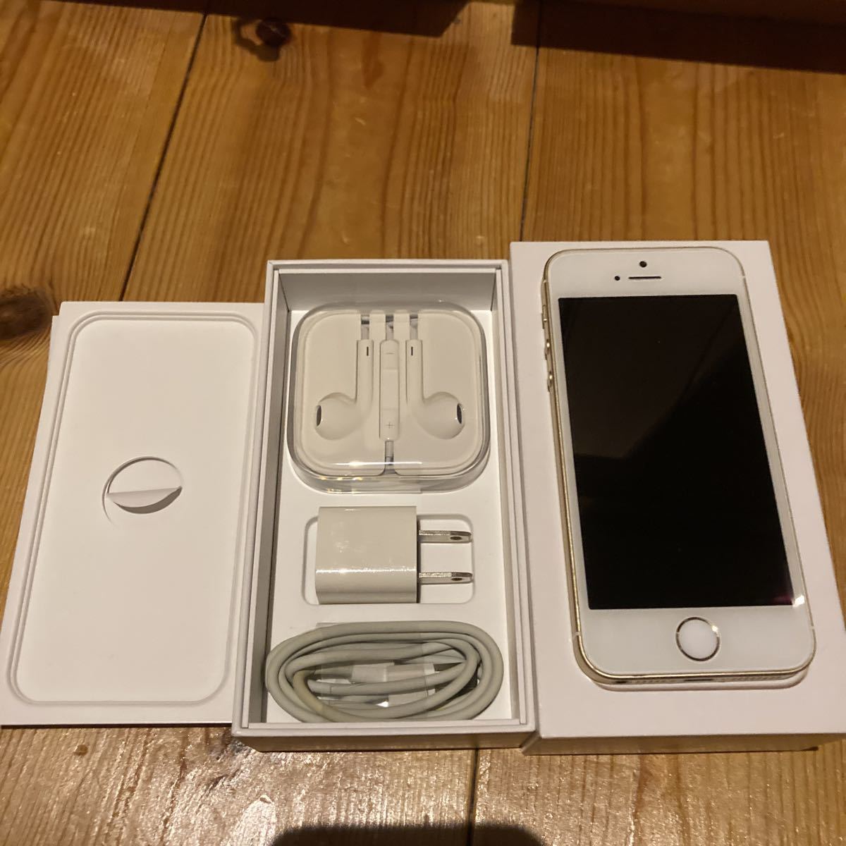 iPhone SE GOLD 128MB SIMロック解除 Apple SIMフリーiPhone 箱有り(iPhone SE)｜売買されたオークション情報、yahooの商品情報をアーカイブ公開 ...