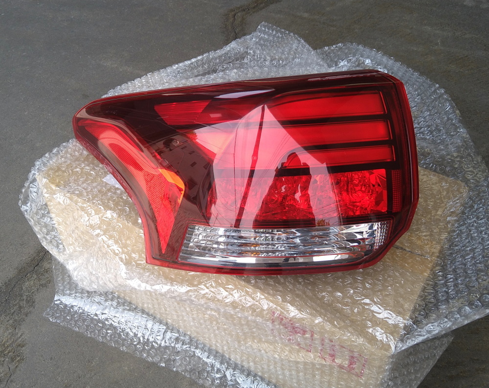 アウトランダー 左テールランプ 純正 8330B173 三菱 GF7W GF8W(テールライト)｜売買されたオークション情報、yahooの商品 ...