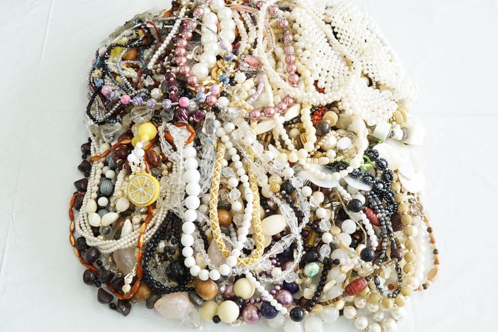 E342 ガラス ビーズ含む ヴィンテージ ネックレス 100点セット アクセサリー アンティーク 大量 まとめて おまとめ まとめ売り ペンダント(その他)｜売買されたオークション情報 ...