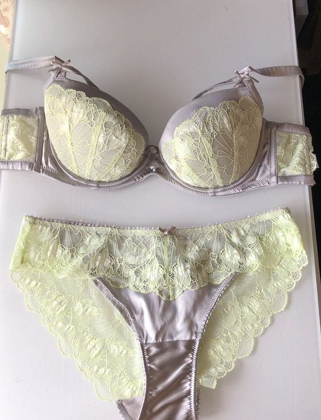 75D+S M MILLESIA ミレシア フランス 入手難セクシー海外高級下着(75)｜売買されたオークション情報、yahooの商品情報をアーカイブ公開 - オークファン（aucfan.com）