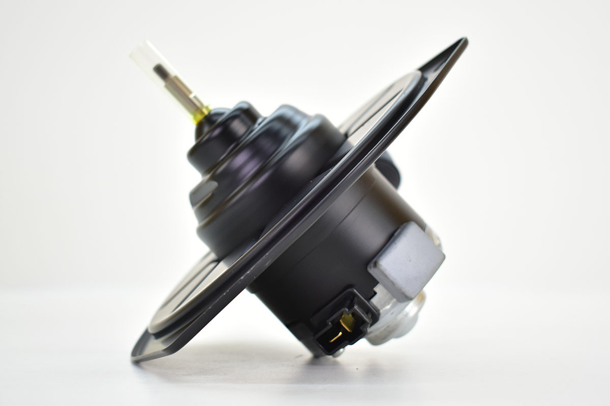 DENSO 282500-0131 ヒーター ブロアモーター デンソー 自動車 部品 パーツ トラック 三菱ふそう ファイター M(その他 ...