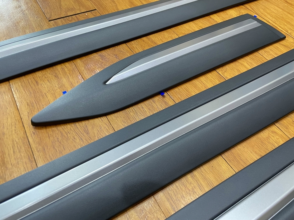 トヨタ 新型 カローラクロス トヨタ純正 ドア サイド モール プロテクター ZVG11 ZSG10 ZVG15 PC170-0A001 カローラ クロス CROSS(サイド)｜売買された ...