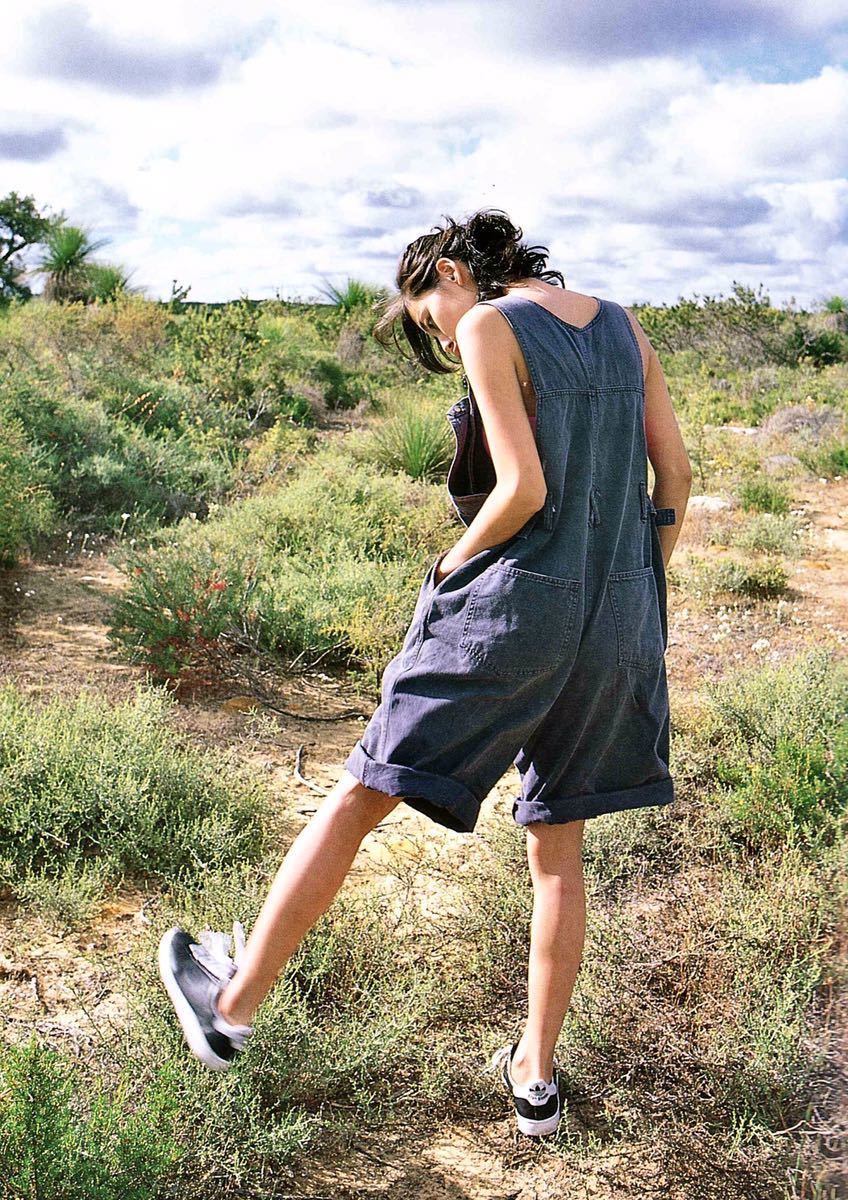 写真集 本上まなみ ALL OF ME BOMB特別編集｜A4判 上製本｜2000年発行｜メモワール｜SEXYビキニフィット｜もろ肌キャミ姿｜EX-6124(本上まなみ)｜売買された ...