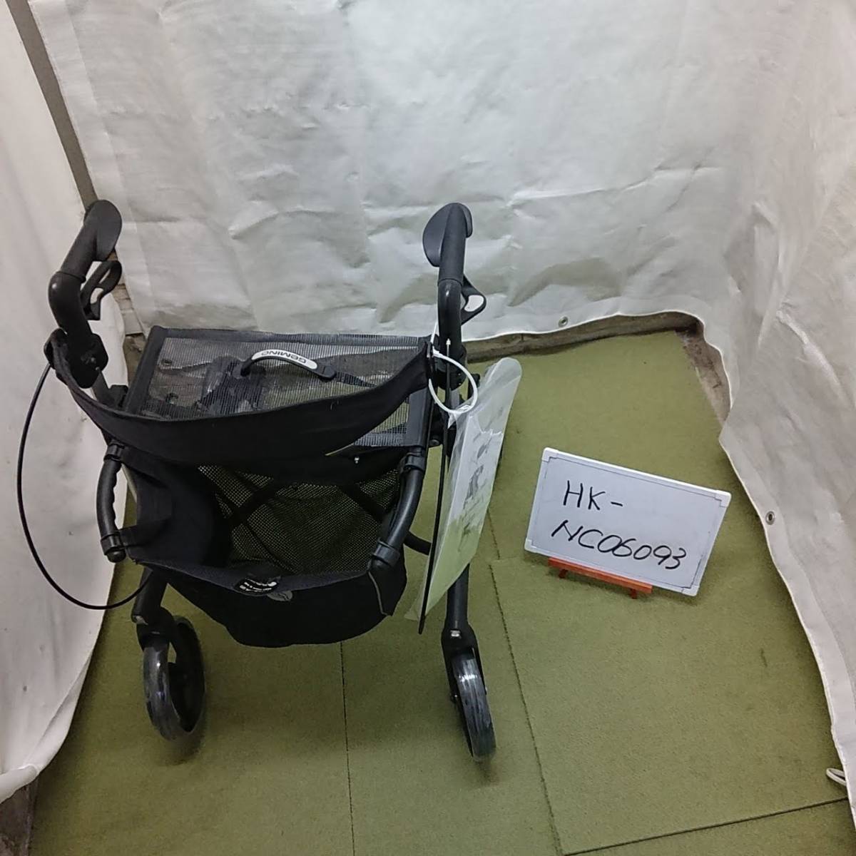 KHK-NC06093 歩行器 パラマウントベッド ハンディウォークM KZ-C21003 消毒洗浄済み 介護用品(歩行補助車、シルバーカー ...