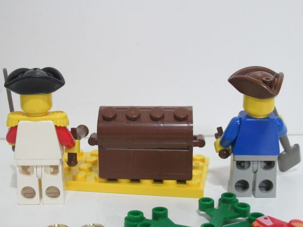 LEGO 6237 レゴ ブロック 知育 南海の勇者シリーズ Pirates Plunder 海賊 宝箱 フィグ 廃盤品 宝箱と人形 ...