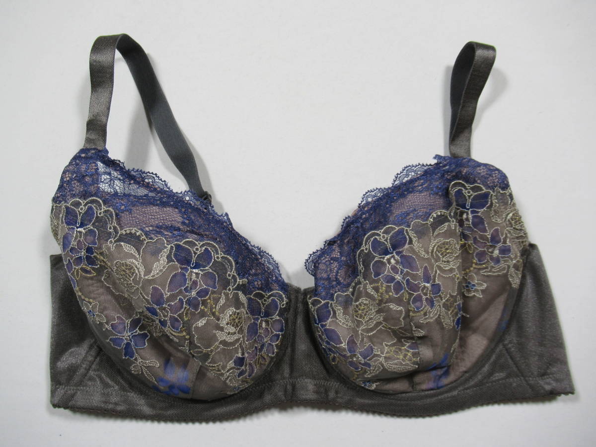 5714 100 ワコール 3段フック ブラジャー E85(Eカップ以上)｜売買されたオークション情報、yahooの商品情報をアーカイブ公開 - オークファン（aucfan.com）