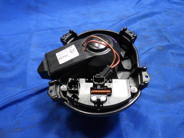 H28年 ベンツ Aクラス A180 スタイル DBA-176042 W176 ヒーターブロアモーター 72924km A2469062501 ...