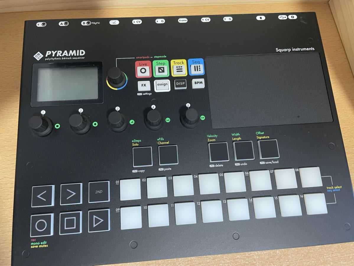 Squarp instruments PYRAMID MK2 ハードウェアMIDI/CVシーケンサー(MIDIキーボード、コントローラー ...