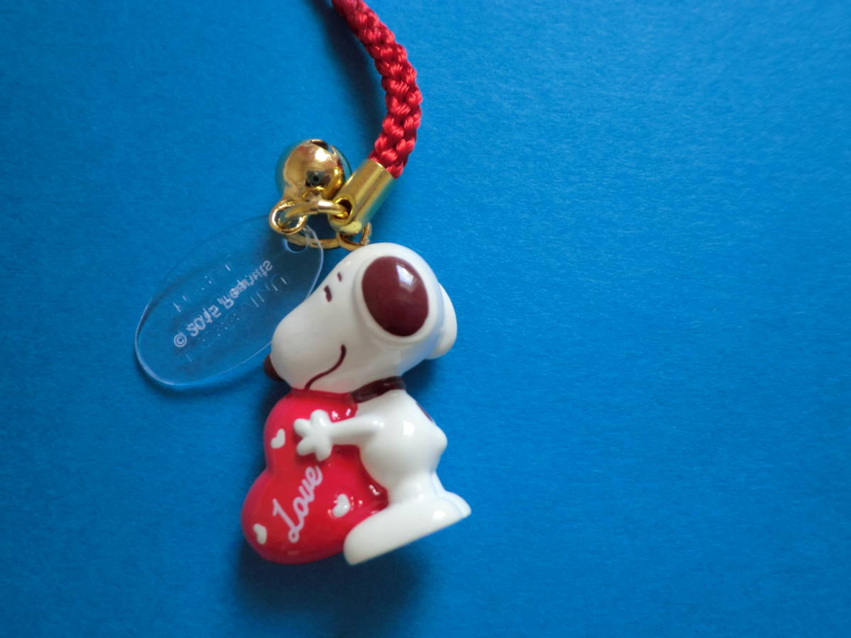 A 2016年③ バレンタイン USJ 限定 スヌーピー ストラップ 根付け 鈴 マスコット キャラクター ユニバーサルスタジオジャパン usj お土産(映画関連グッズ)｜売買された ...