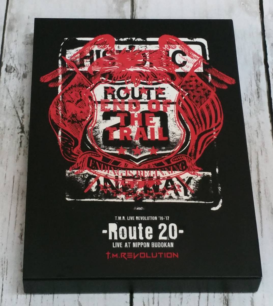 E02-9178 品 T.M.R. LIVE REVOLUTION'16-'17 -Route 20- LIVE AT NIPPON BUDOKAN 初回生産限定盤 DVD 箱 ケースイタミ有 ...