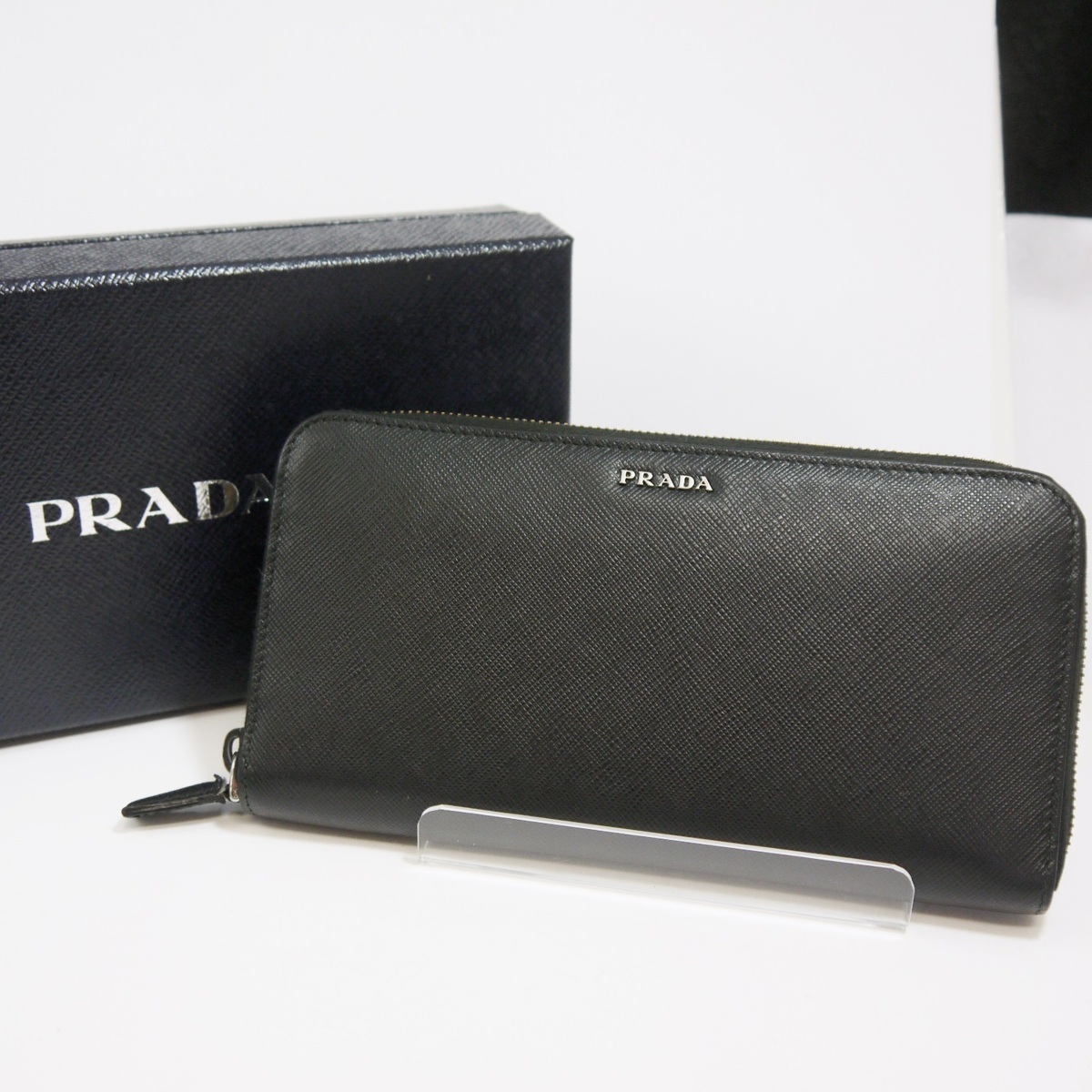 品 PRADA プラダ 2ML317 サフィアーノ レザー ラウンドファスナー長財布 NERO ブラック 黒(男性用財布)｜売買されたオークション情報、yahooの商品情報をアーカイブ公開 ...