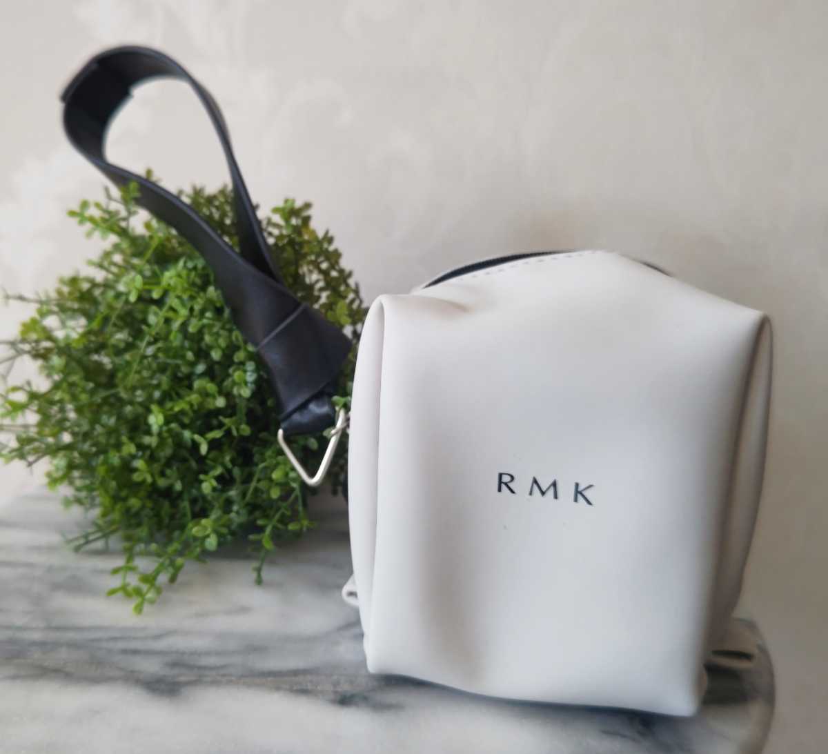 RMK コスメポーチ バニティバッグ ブランド 小物入れ コスメ入れ 化粧ポーチ CHANEL ディオール 非売品(ポーチ)｜売買されたオークション情報、yahooの商品情報をアーカイブ公開 ...