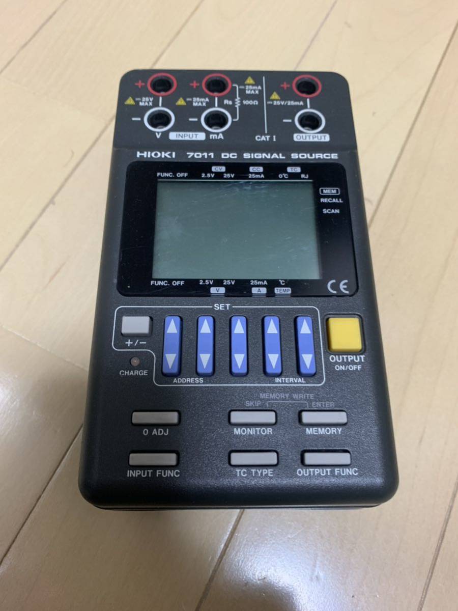 HIOKI 日置電機 DCシグナルソース 7011 直流信号発生器 電圧 電流 熱起電力を発生＆測定 フィールドキャリブレータ(電気計測器 ...