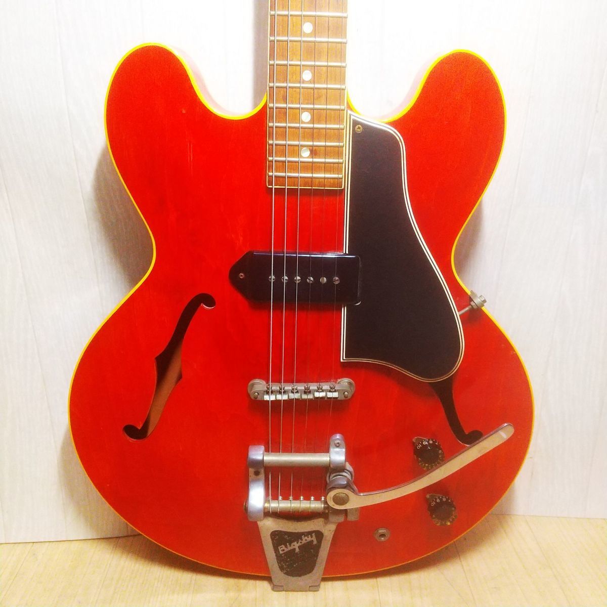 N603-U26-761 Gibson ギブソン Bigsby PATENT No.D-169120 セミアコースティックギター ハードケース付き 音出し確認済み ⑥(ギブソン)｜売買された ...