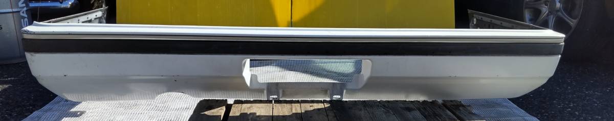 Y30 セドリック グロリア 純正 リアバンパー 取り付けステー付き たぶん2000ccハードトップ用 直接手渡し予定(リア)｜売買されたオークション情報、yahooの商品情報をアーカイブ公開 ...