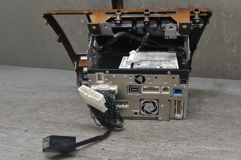 エルグランド 後期 E51 純正 HDD ナビユニット 茶木目 地図2008年 CD NAU-3424K /28395-WL97A 28074-WB31A 25915-WB33A ...