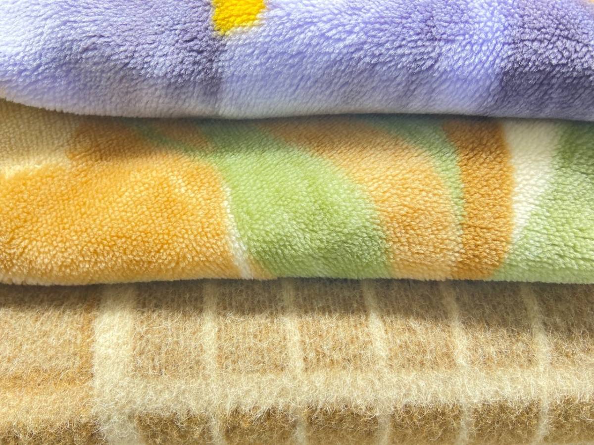 D267〔 品〕養生 毛布 引っ越し 梱包 保護 緩衝 業務 あて布 ヤマト160サイズ(緩衝材)｜売買されたオークション情報、yahooの商品情報をアーカイブ公開 - オークファン ...