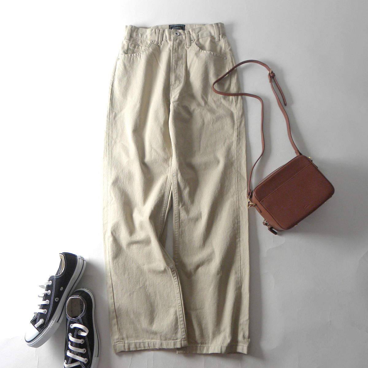 モナーム Moname ラインが響かないしっかり素材 スタンダードストレート カラーデニムパンツ 美シルエット ベージュ 日本製 l0510-14(ヤヌーク)｜売買されたオークション情報 ...