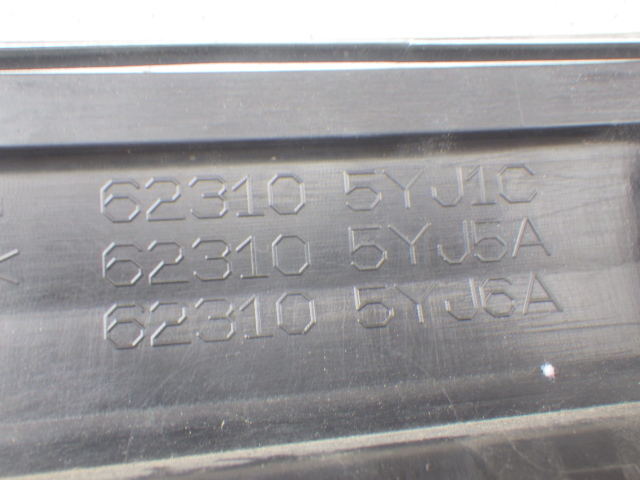 キャラバン NV350 E26 後期 純正 フロント グリル 62310 5YJ0A(フロント)｜売買されたオークション情報、yahooの商品 ...