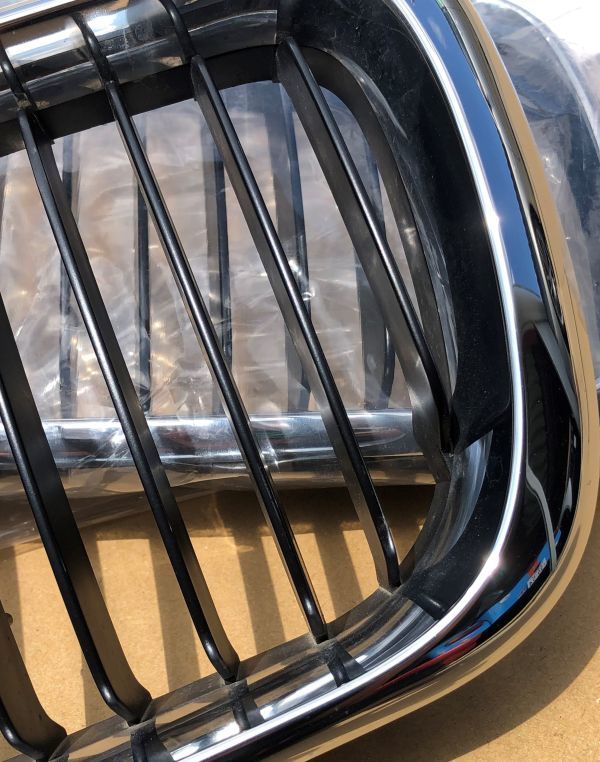 BMW E36 純正パーツ 51138185801 51138185802 フロントグリル 左右セット 3シリーズ 318i 318is ...