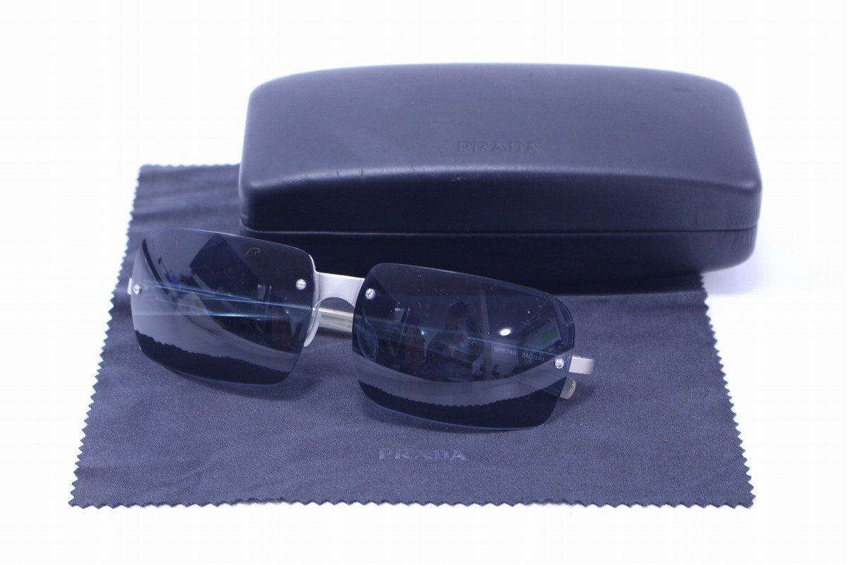 PRADA プラダ サングラス SPR74A 2AC-1A1 3-M013/1/60P(サングラス)｜売買されたオークション情報、yahooの商品情報をアーカイブ公開 - オークファン ...