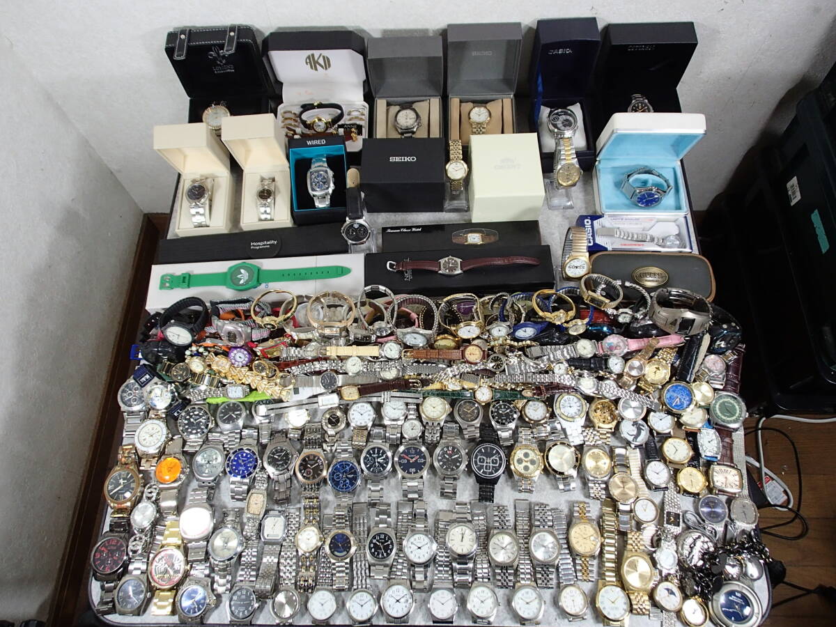 腕時計 大量 250点 14kg セット まとめ ジャンク SEIKO/CITIZEN/CASIO/ORIENT/Paul Smith/WIRED/GUESS/NICOLE/adidas 他 ...