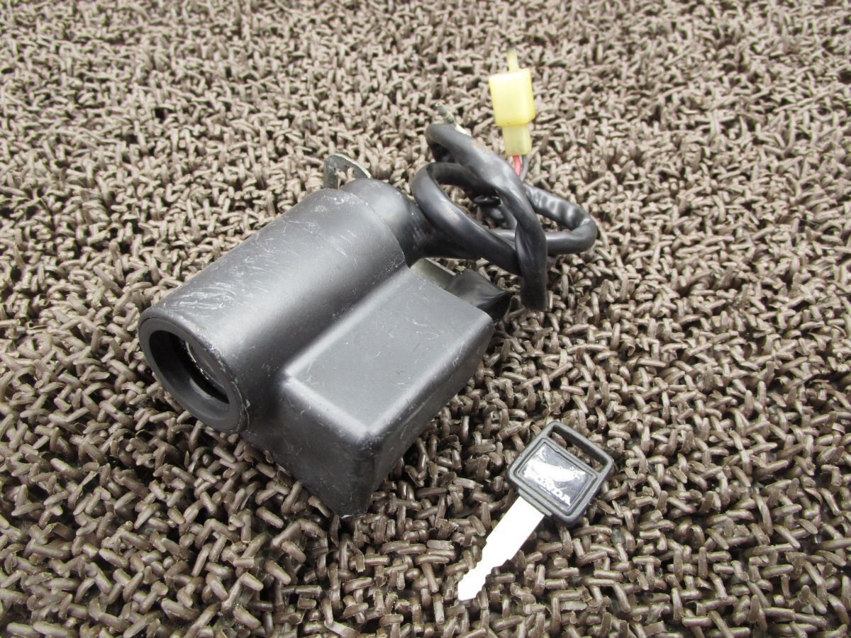 TLR200 メインキー カバー P382 MD09 ホンダ MD09E キャブ車 動画有(ホンダ用)｜売買されたオークション情報、yahooの商品情報をアーカイブ公開 - オークファン ...