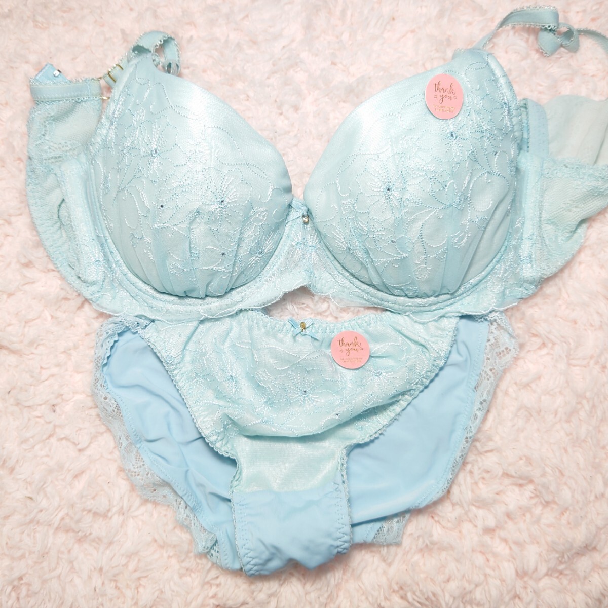 No.75-E型+ tutuanna/Ecup 女子高生 美巨乳系女子 上下セットアップ 同系クロ+糸とび+他ジャンク/NCNR/ウエスなど 安心の匿名発送(レディースファッション)｜売買され ...