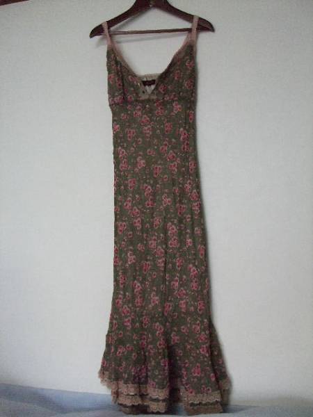 Browniebee小花柄マキシキャミワンピ 430(Mサイズ)｜売買されたオークション情報、yahooの商品情報をアーカイブ公開 ...