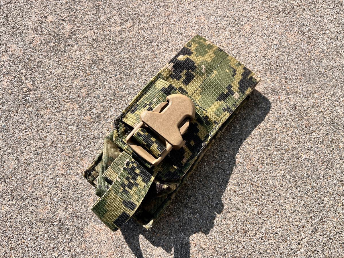 2010 Eagle Smoke grenade pouch AOR2 / NSW Seals EOD Eagle LBT CSM SOE TAG TYR 6094 1961 Veltye ...