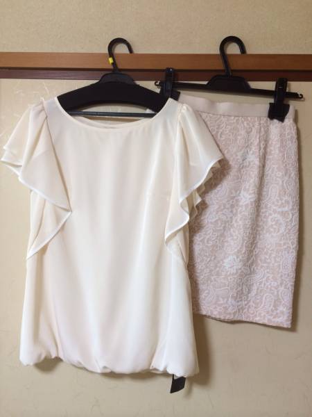 ジャスグリッティー BSセット ブラウス スカート JUSGLITTY(ジャスグリッティー)｜売買されたオークション情報、yahooの商品情報をアーカイブ公開 - オークファン（aucfan.com）