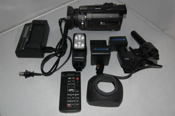 SONY 業務用 ビデオカメラ DSR-PDX10 付属品一式(プロ用、業務用)｜売買されたオークション情報、yahooの商品情報をアーカイブ ...