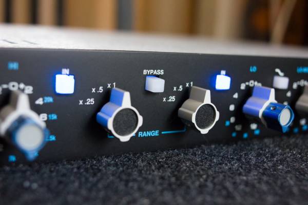 API 5500 デュアルイコライザー 完動(エフェクター)｜売買されたオークション情報、yahooの商品情報をアーカイブ公開 ...